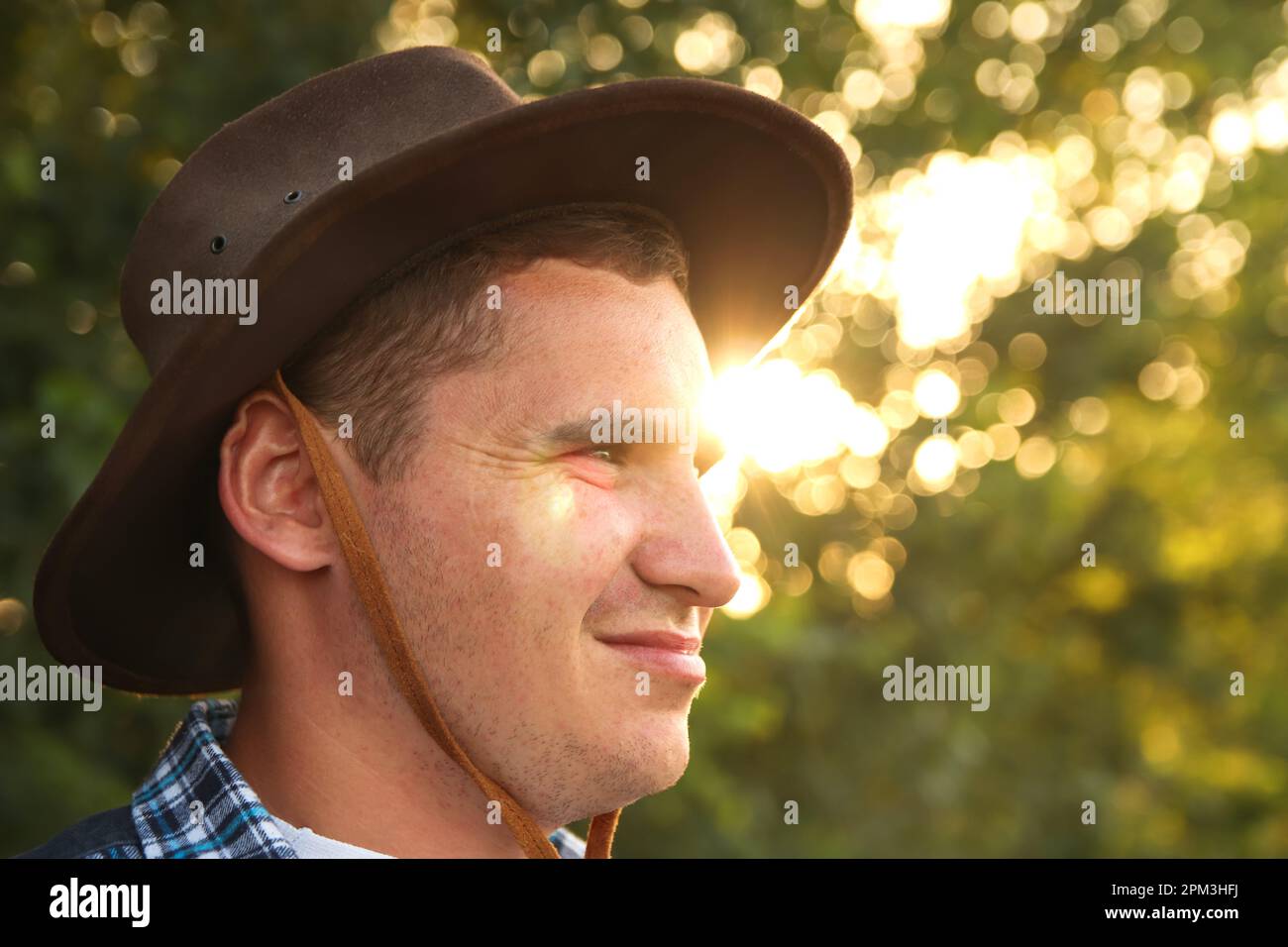 Cowboy profile face hi-res stock photography and images - Alamy