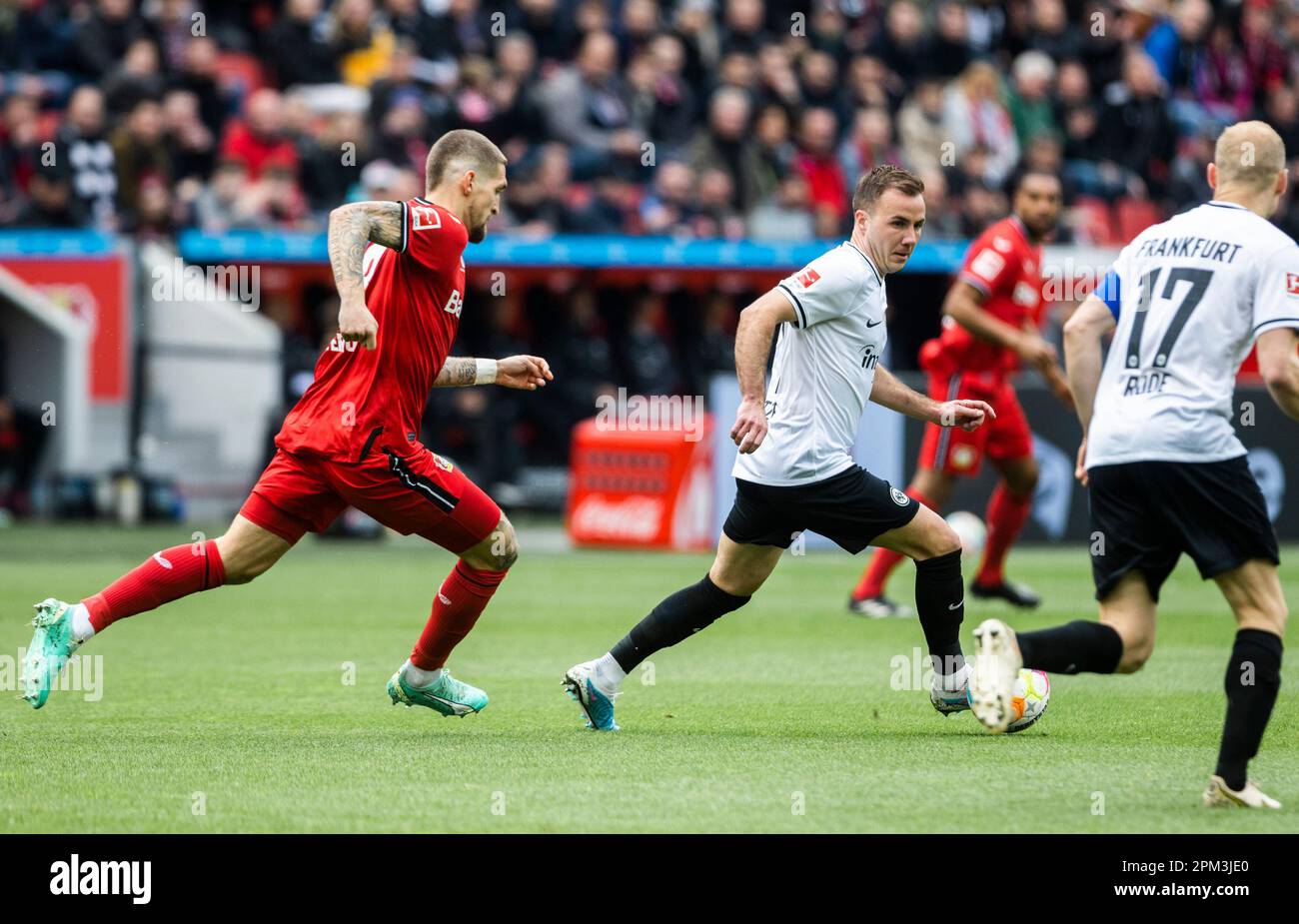 Leverkusen, Bayarena, 08.04.23: Mario Götze (M) (Frankfurt) gegen ...