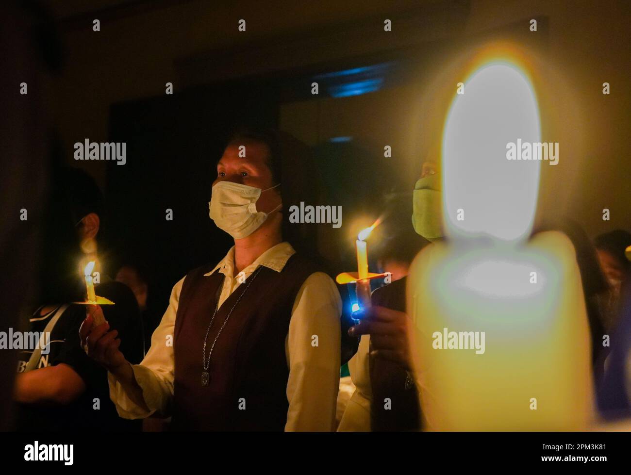 Catholic devotees attend the traditional Salubong followed by Easter ...