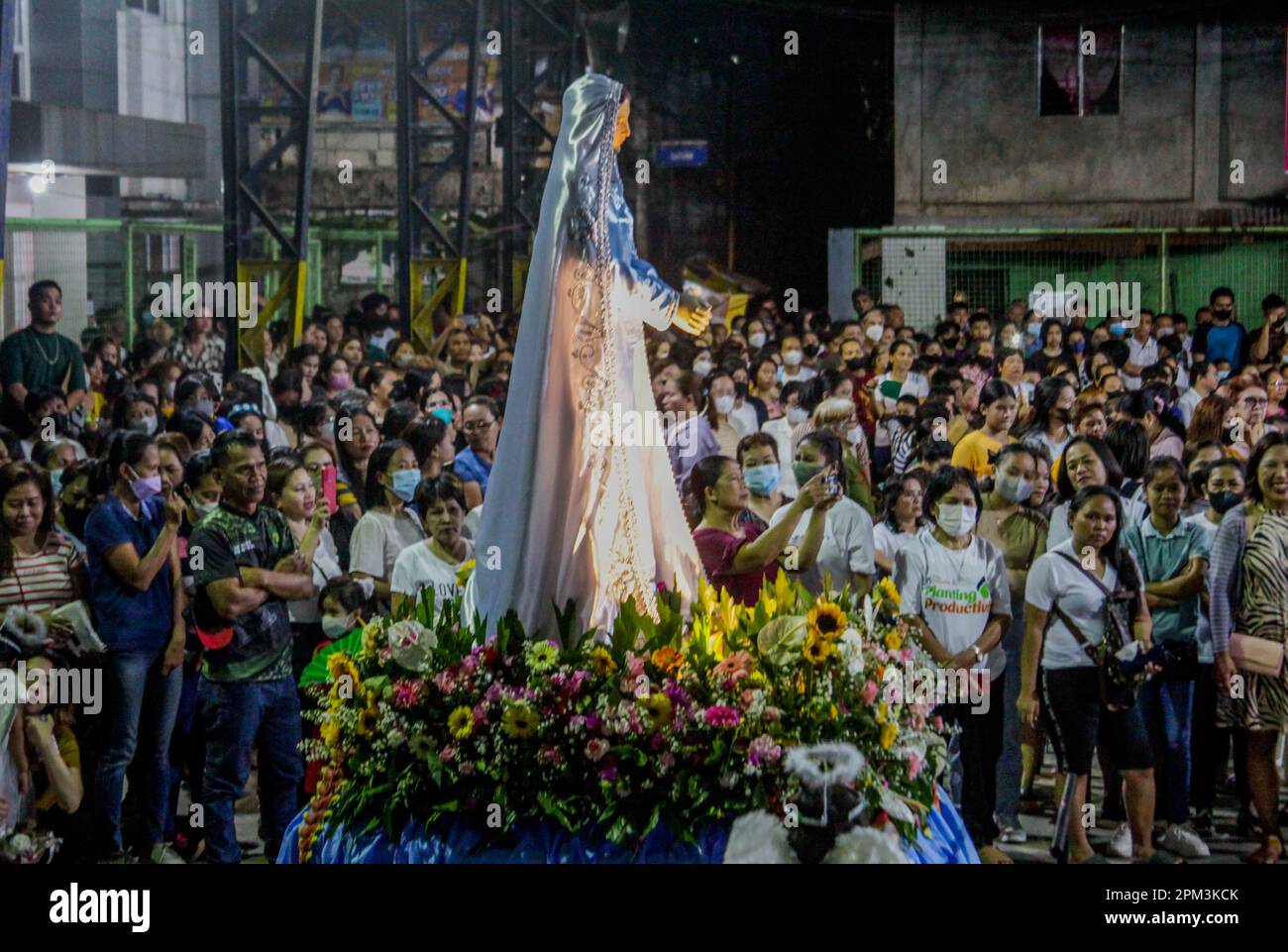Catholic devotees attend the traditional Salubong followed by Easter ...