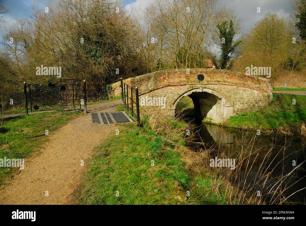 Arched bridge over the Calne branch of the Wilts & Berks canal at ...