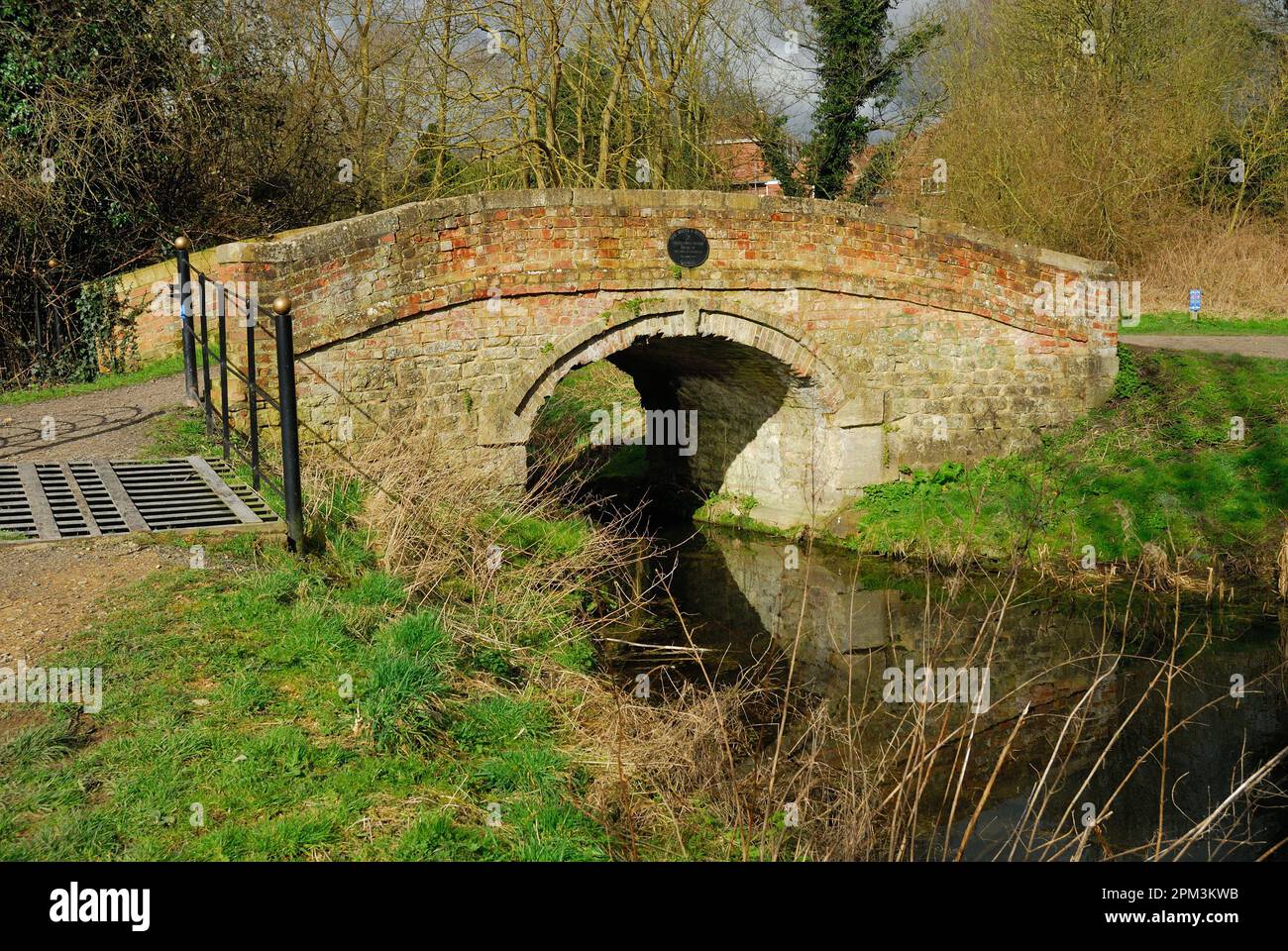 Arched bridge over the Calne branch of the Wilts & Berks canal at ...