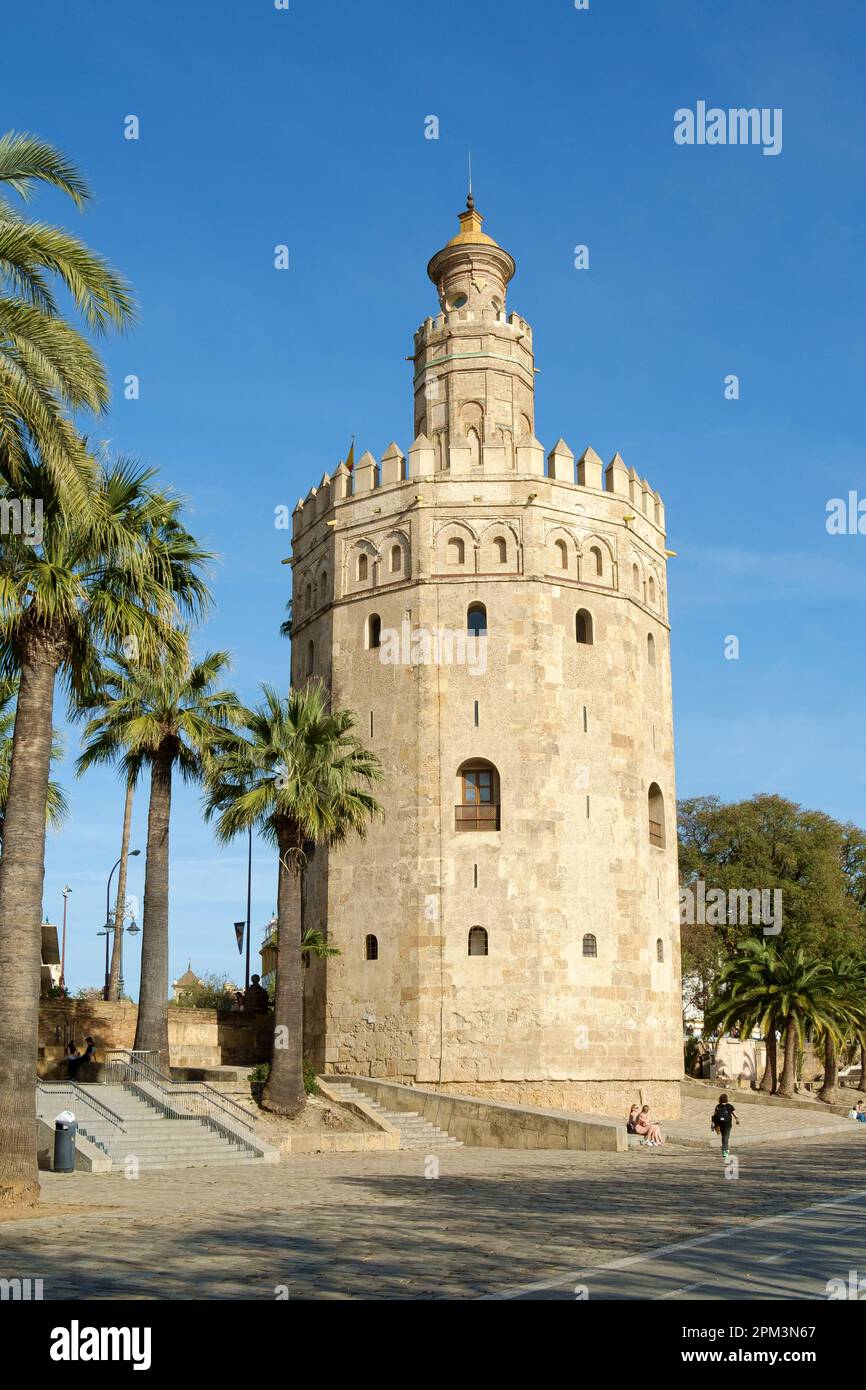 Sevilla museo naval de torre del oro museum hi-res stock photography ...