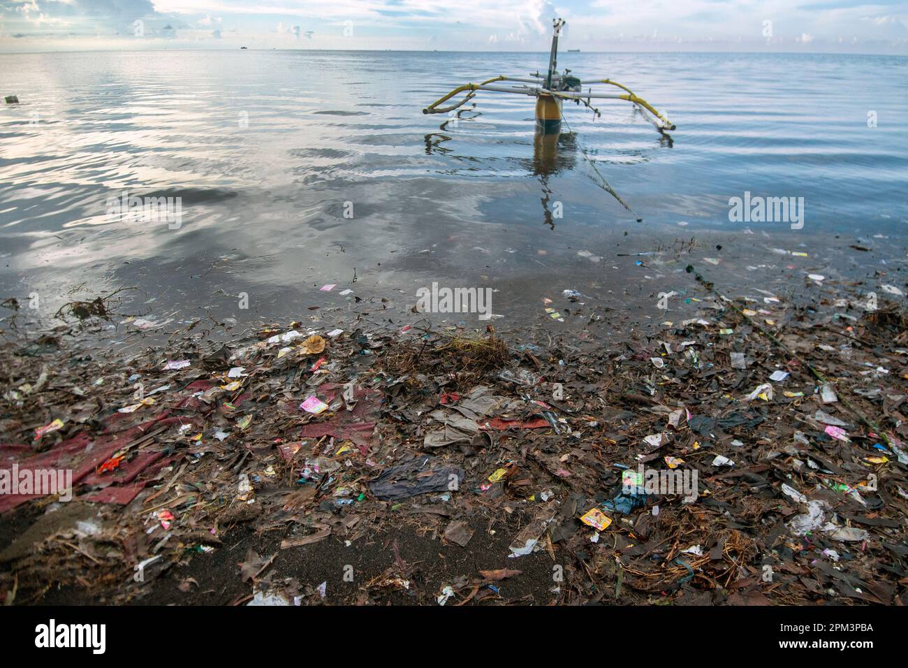 Lokapaksa, Buleleng, Bali, Indonesia. 26th Mar, 2023. Polluted beaches ...