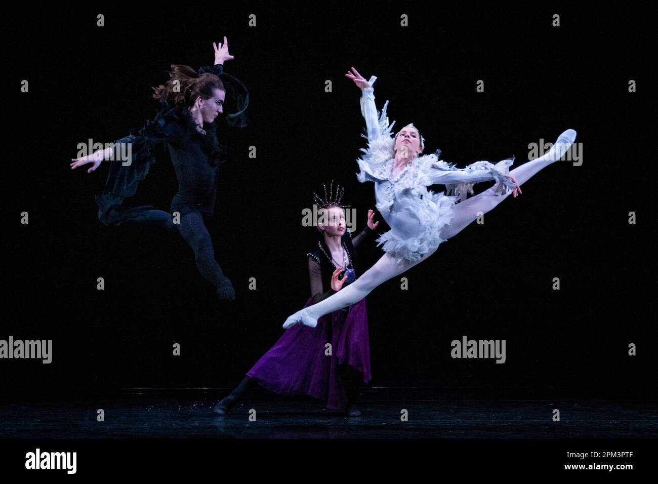 Lily mears hi-res stock photography and images - Alamy