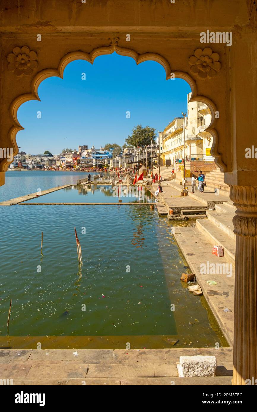 India, Rajasthan state, Pushkar, holy city for Hindus, the sacred lake ...
