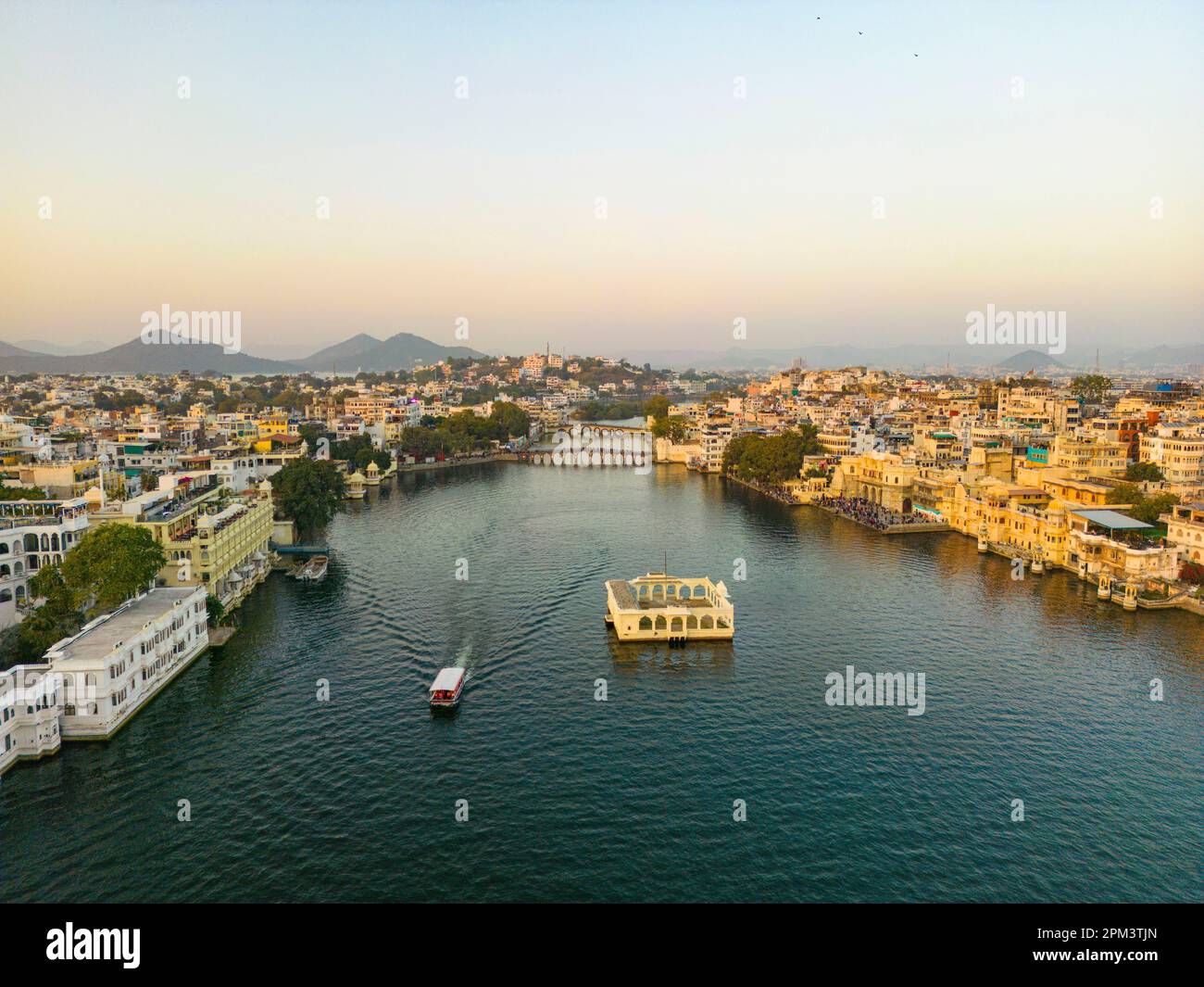 Bridge pichola lake pichola udaipur hi-res stock photography and images ...