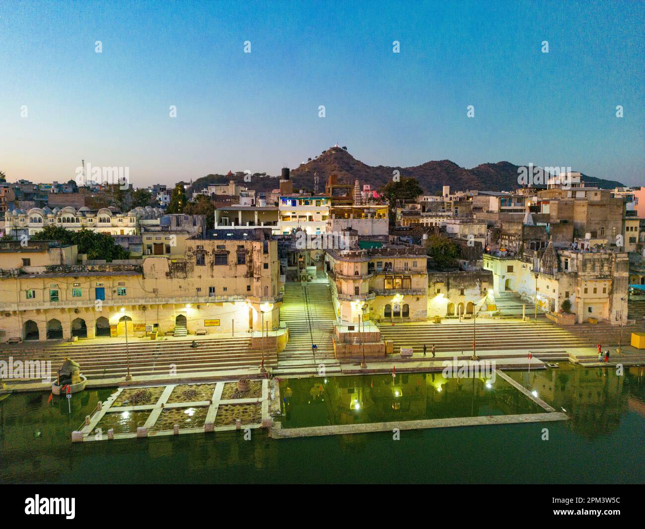 India, Rajasthan state, Pushkar, holy city for Hindus, the sacred lake ...