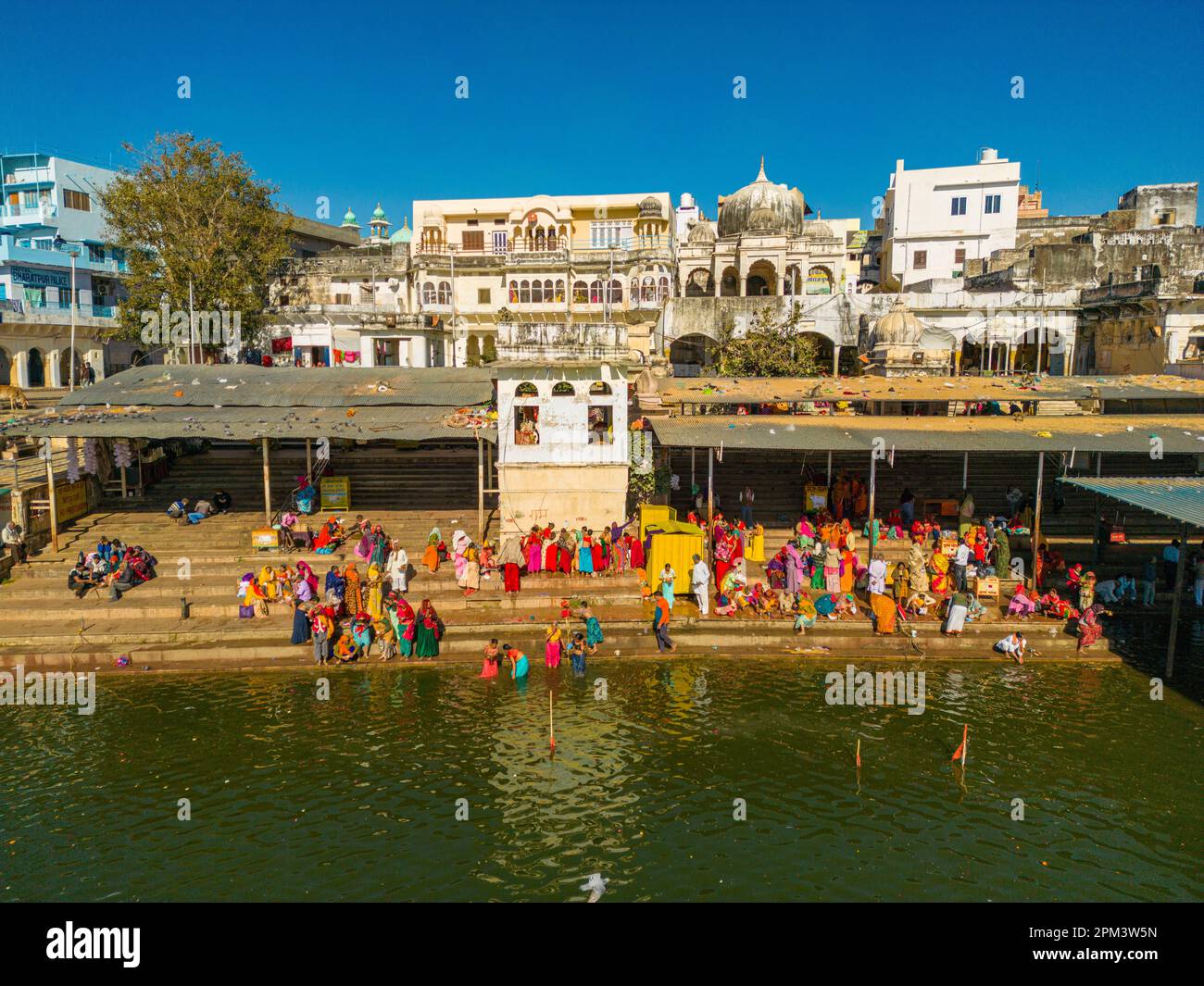 India, Rajasthan state, Pushkar, holy city for Hindus, the sacred lake ...