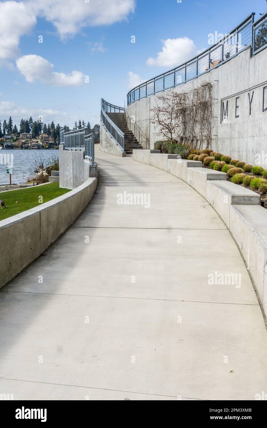 A walkway at Meydenbauer Bay Park in Bellevue, Washington Stock Photo ...