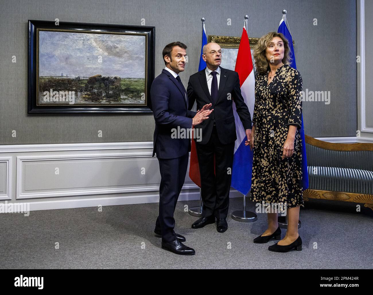 Emmanuel macron brigitte young hi-res stock photography and images - Alamy