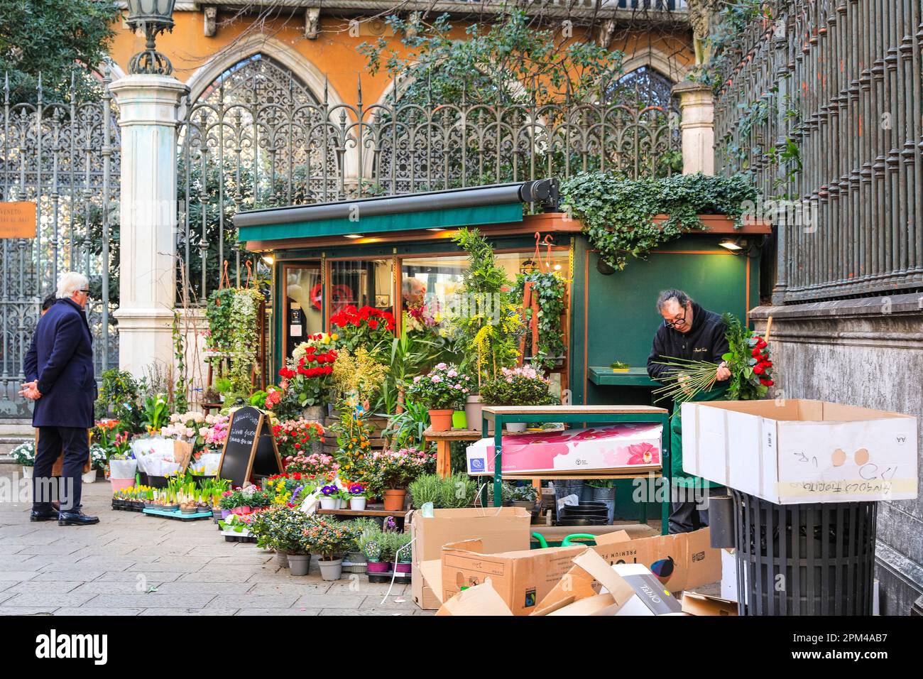 Flower shop in italy hi-res stock photography and images - Alamy