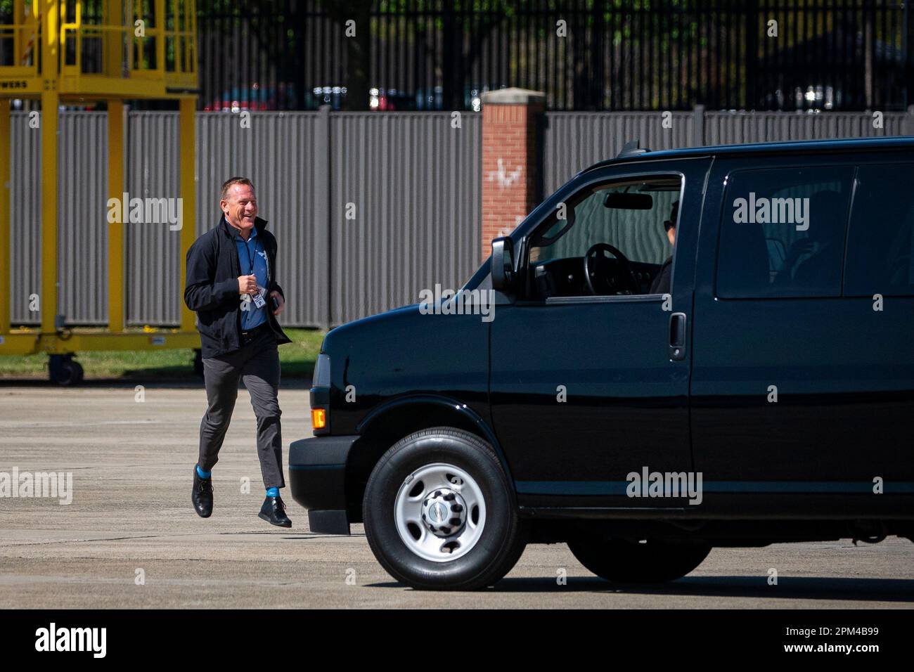 Joint Base Andrews, USA. 11th Apr, 2023. Evan Vucci, staff photographer ...