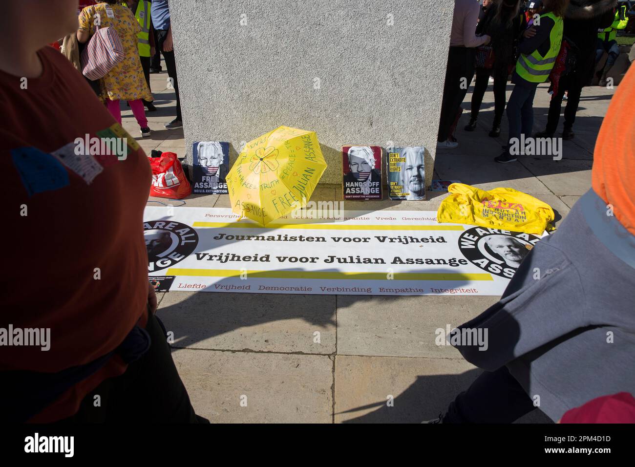 A banner and messages supporting WikiLeaks founder Julian Assange are ...