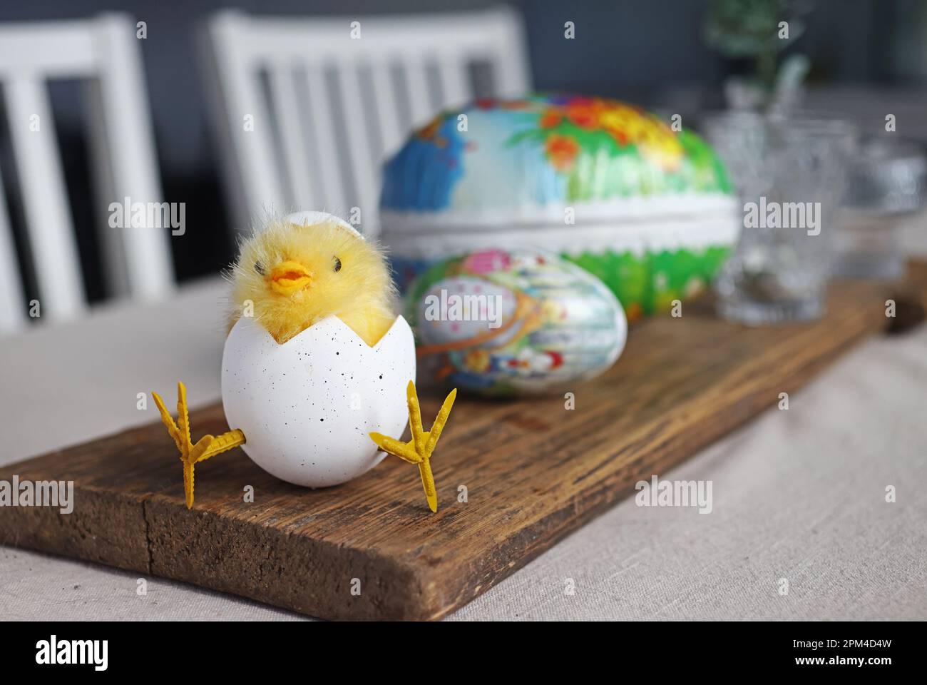 Easter traditions, easter chicken and easter eggs Stock Photo - Alamy