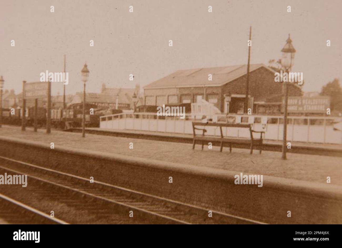 Wealdstone station hi-res stock photography and images - Alamy