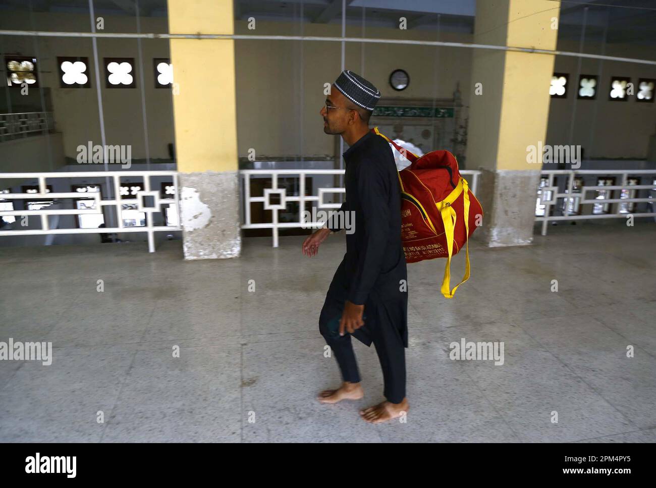 Faithful Muslims arrive for Itikaf at Thanvi Mosque located on Lines ...