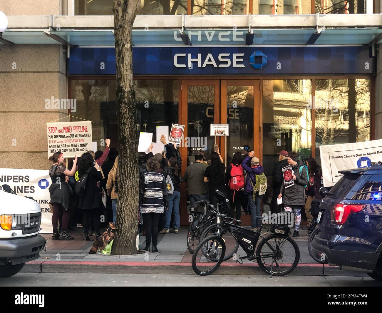 Seattle, USA - 19 Feb, 2020. Chase climate change Protest late in the ...