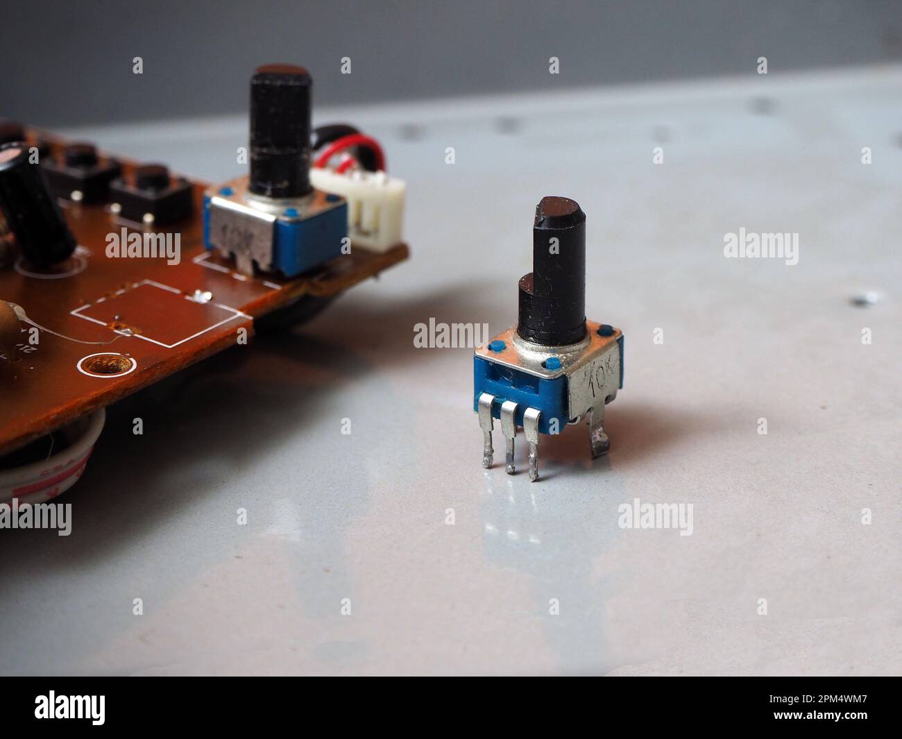 Close up of 10 K potentiometer, pot or potmeter (10 Kilohm Stock Photo ...