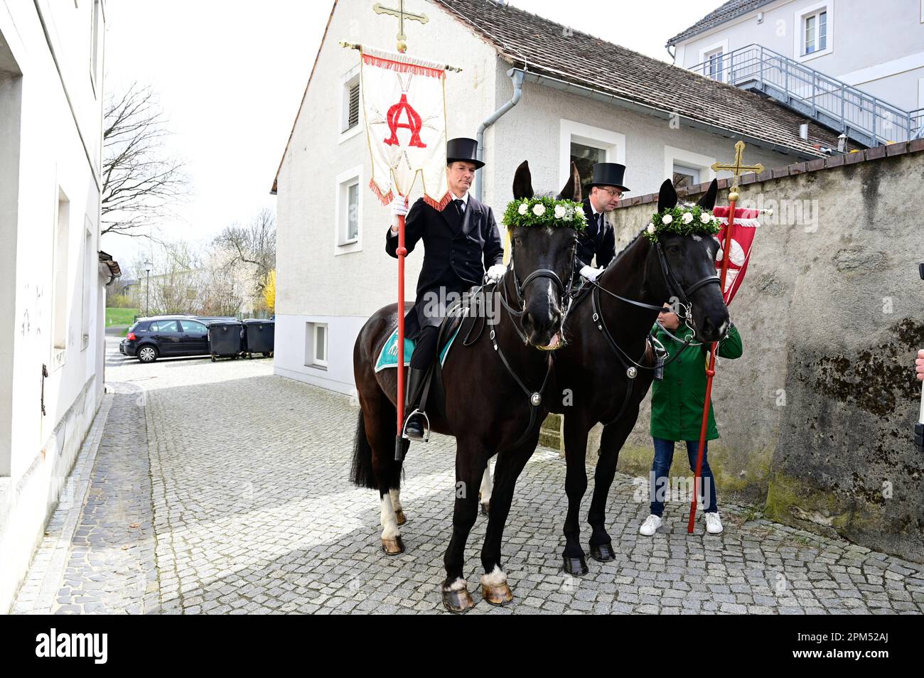 72 Reiter beim 394. Saatreiten am Ostersonntag in Ostritz zu Ostern ...