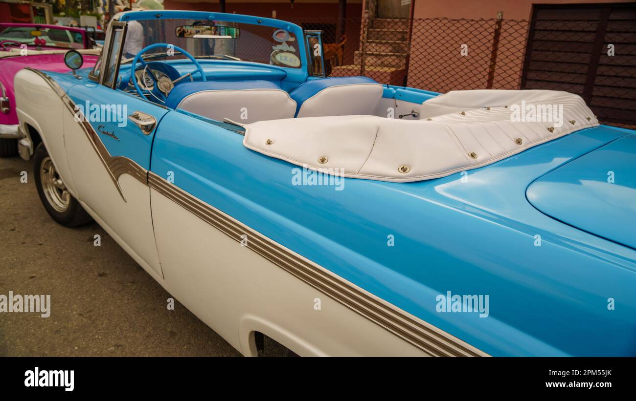 Vintage convertible car hi-res stock photography and images - Alamy