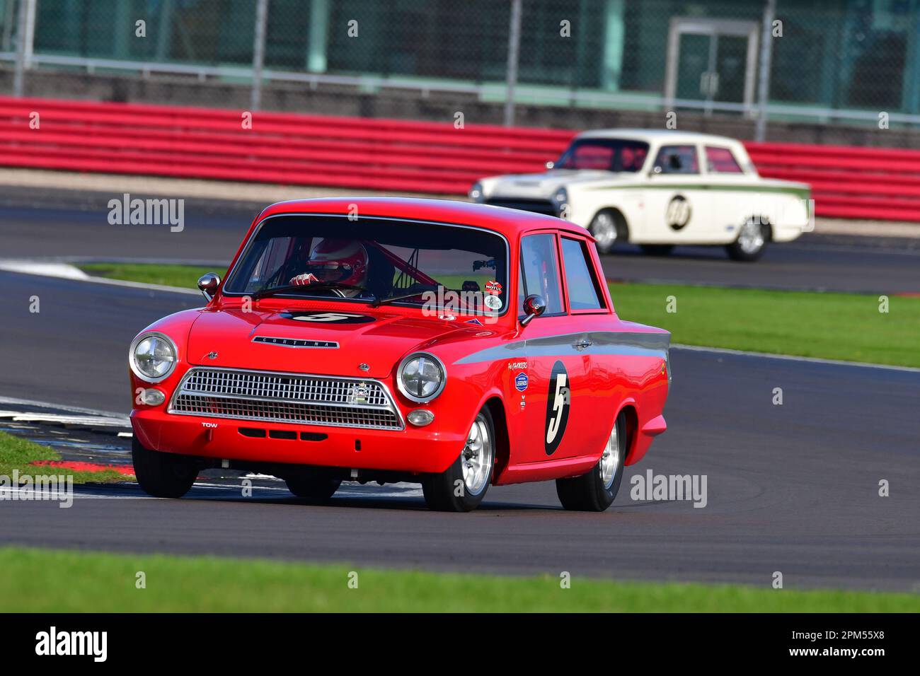 Peter Chambers, Ford Lotus Cortina, An hour of racing for a grid ...