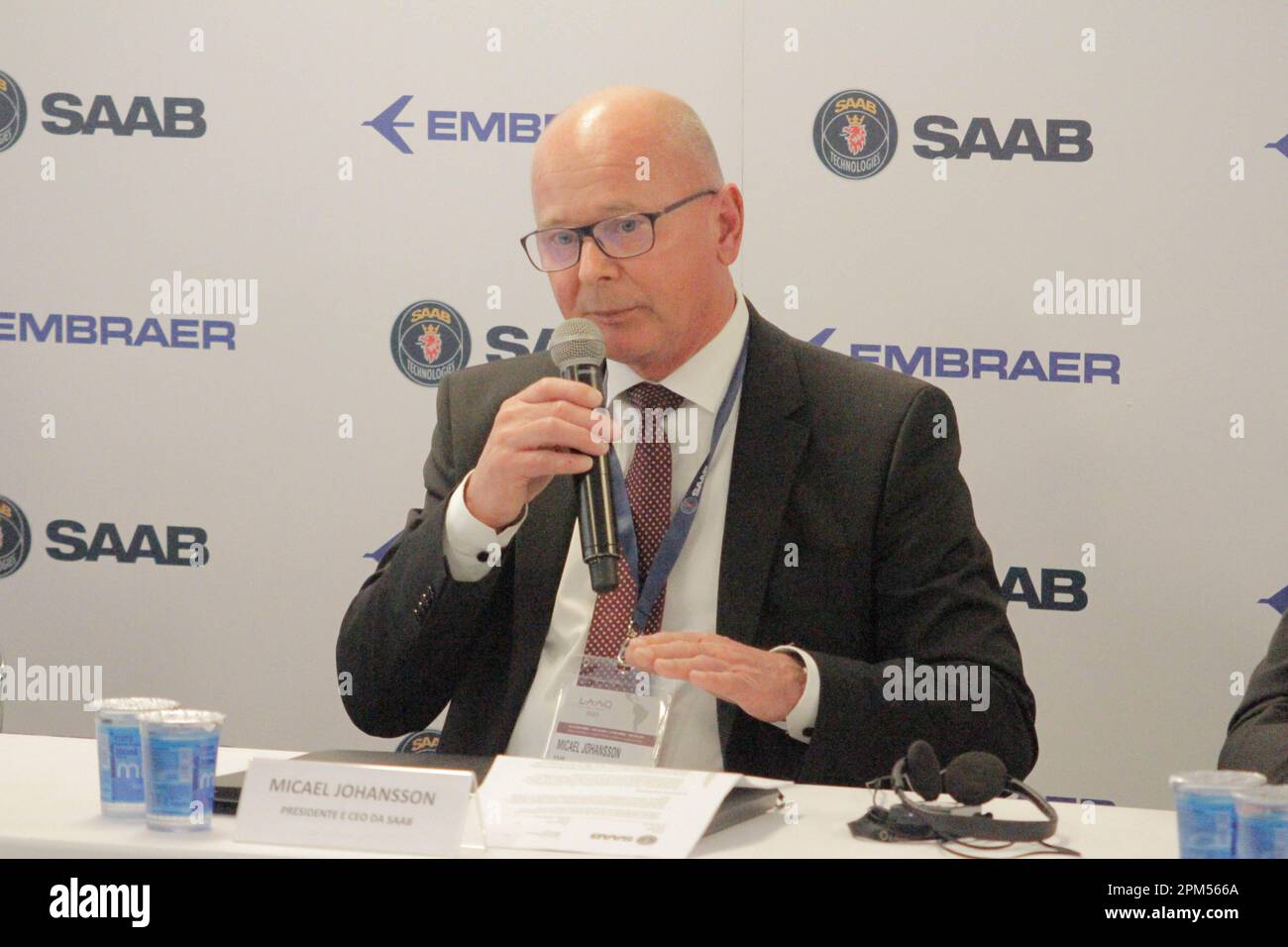 Rio De Janeiro, Brazil. 11th Apr, 2023. Micael Johansson, president and CEO Saab, sign a ...