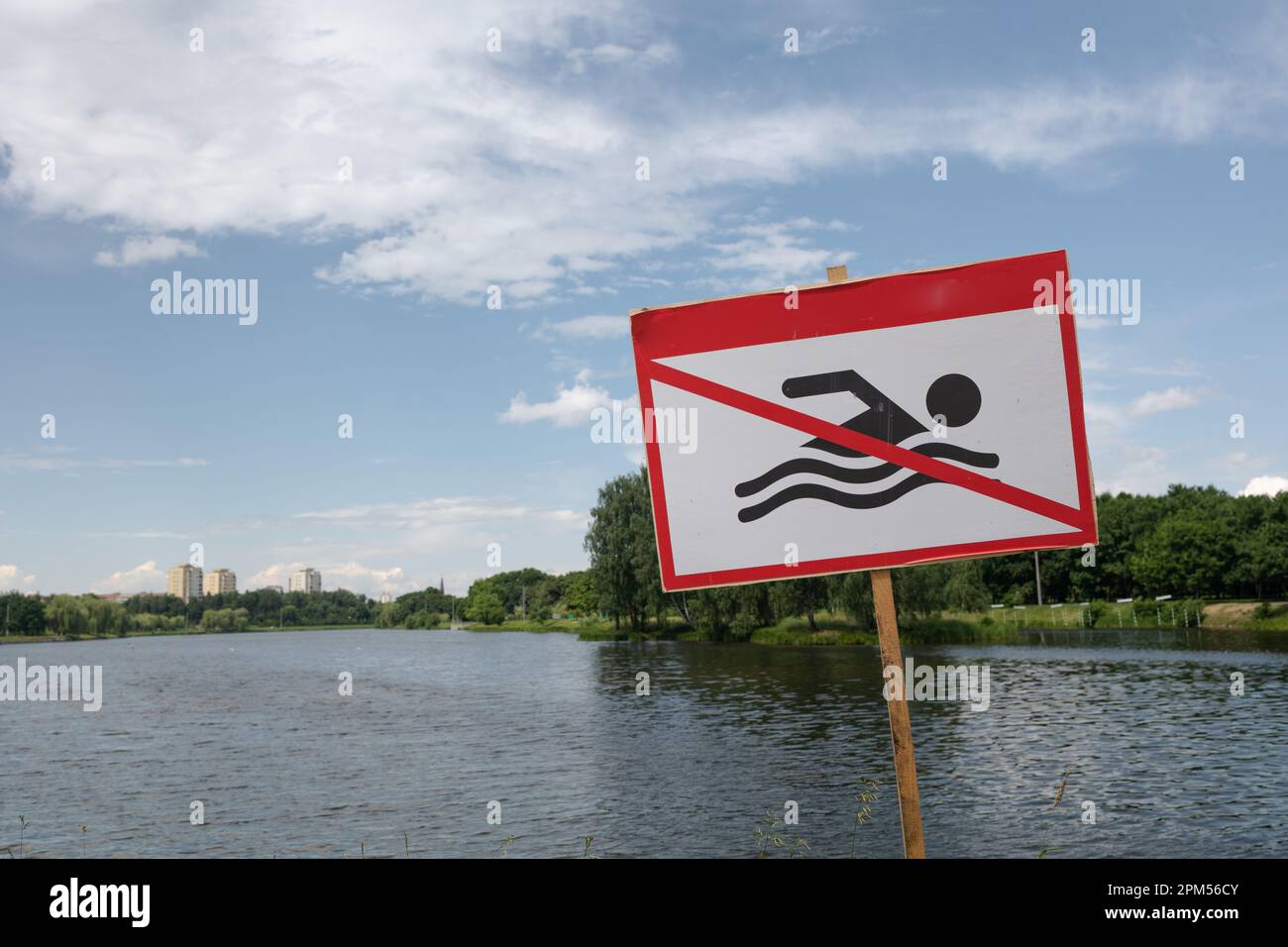 Prohibition sign swimming pool hi-res stock photography and images - Alamy