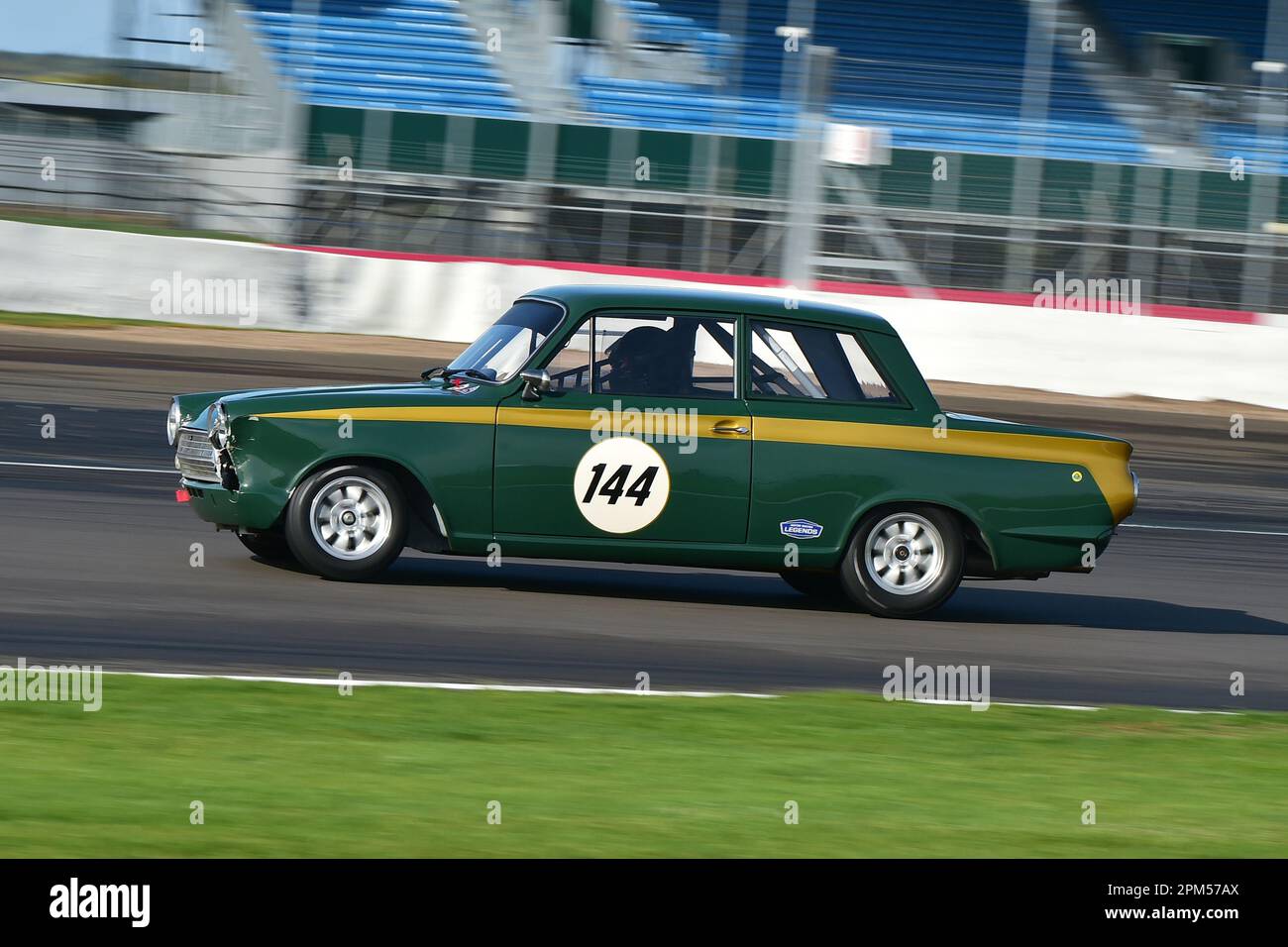 Paddy Shovlin, Ford Lotus Cortina, An hour of racing for a grid ...