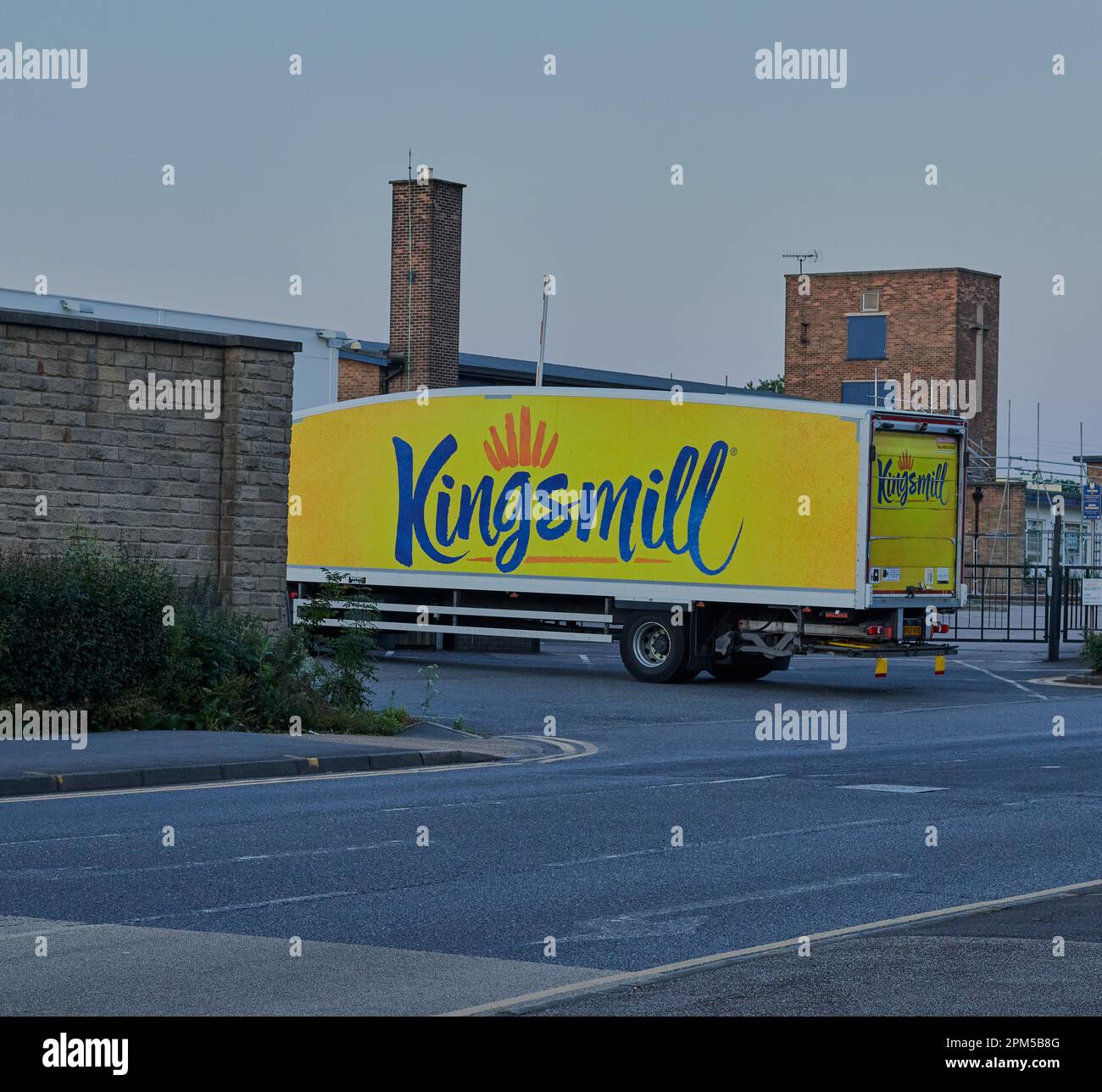 Kingsmill bread delivery truck hi-res stock photography and images - Alamy