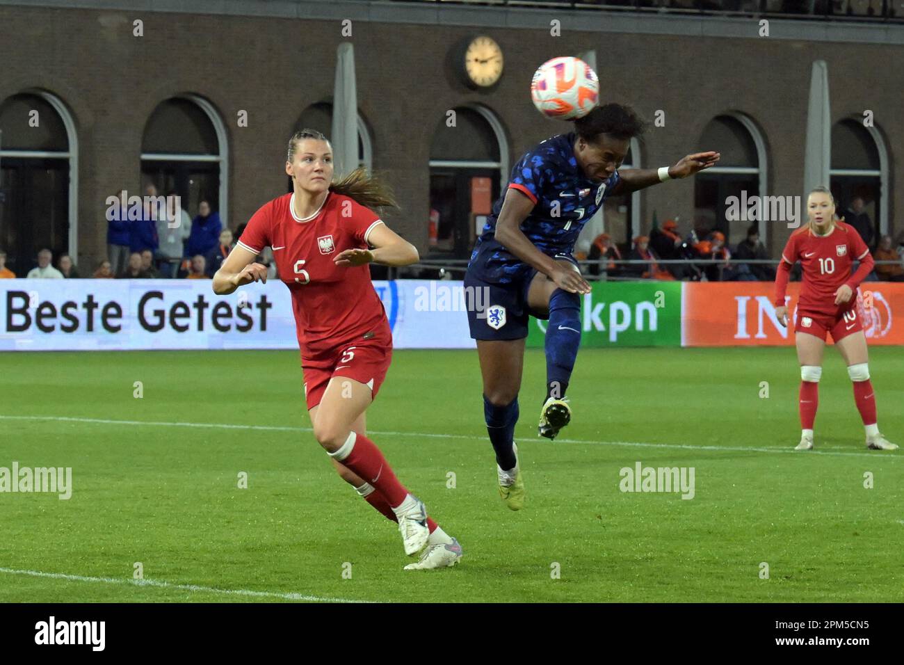ROTTERDAM - Lineth Beerensteyn of Holland scores the 2-1, (lr ...