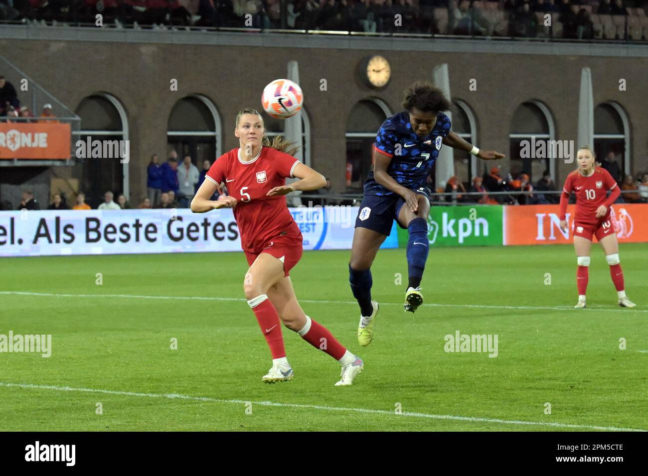ROTTERDAM - Lineth Beerensteyn of Holland scores the 2-1, (lr ...
