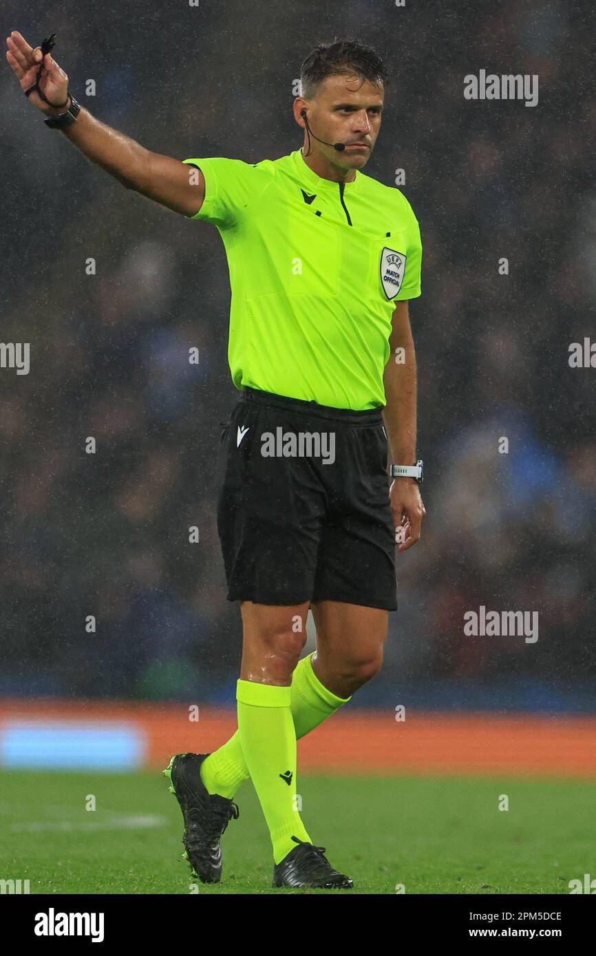 Referee Jesús Gil Manzano during the UEFA Champions League Quarter ...