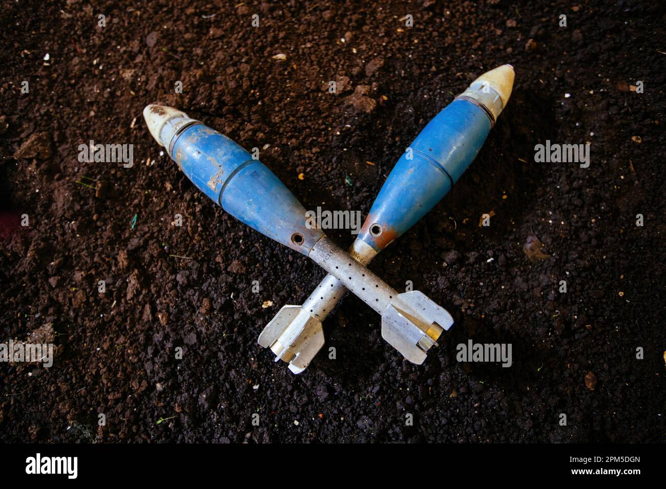 Civil war cannon explosion hi-res stock photography and images - Alamy