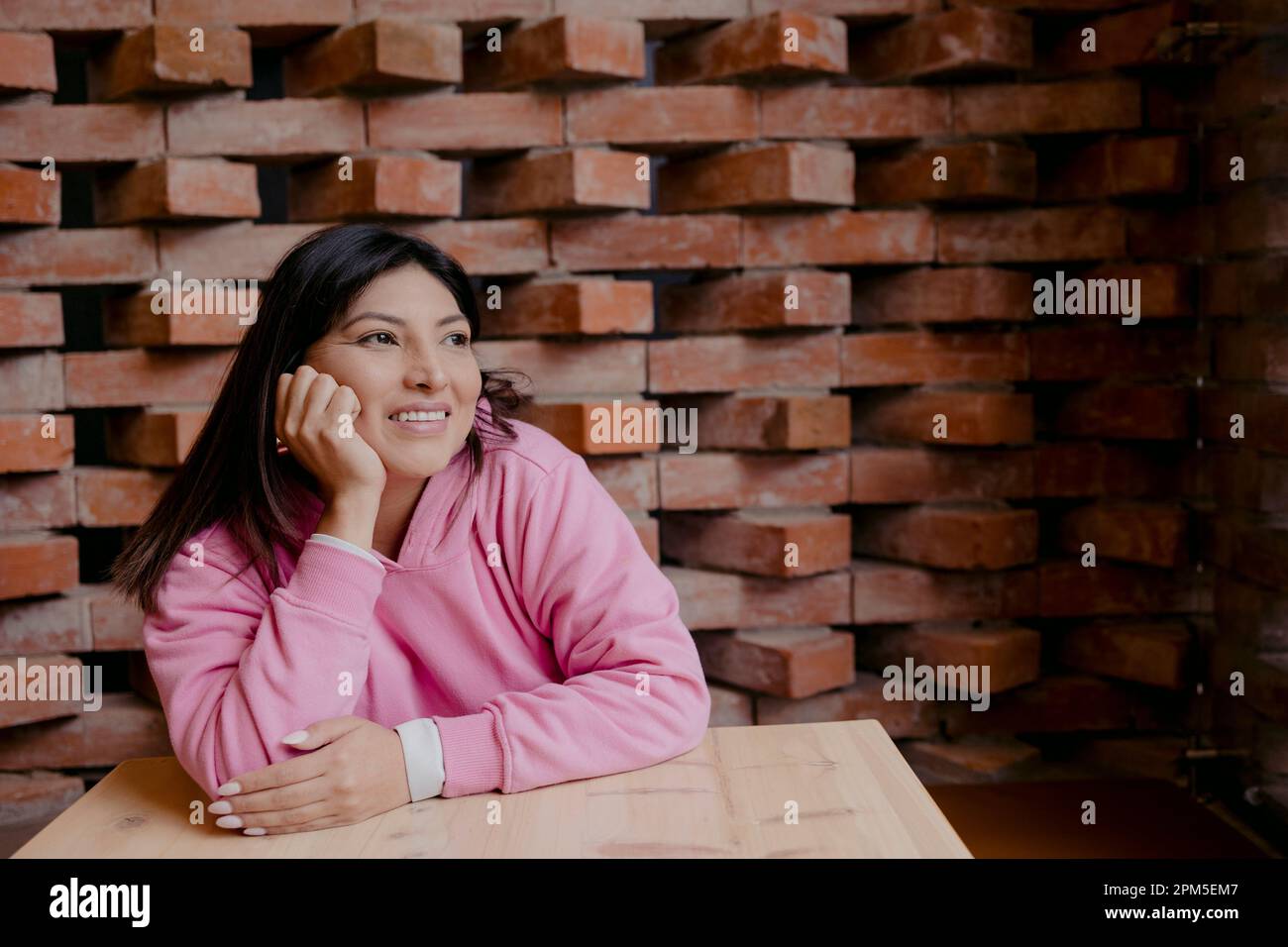 Smiling expressions hi-res stock photography and images - Alamy