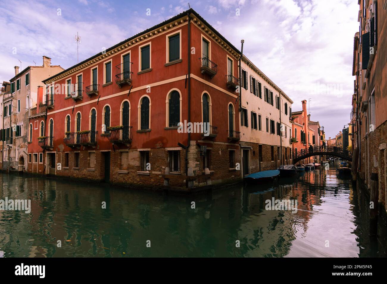 Old building on canal in Venice Stock Photo - Alamy