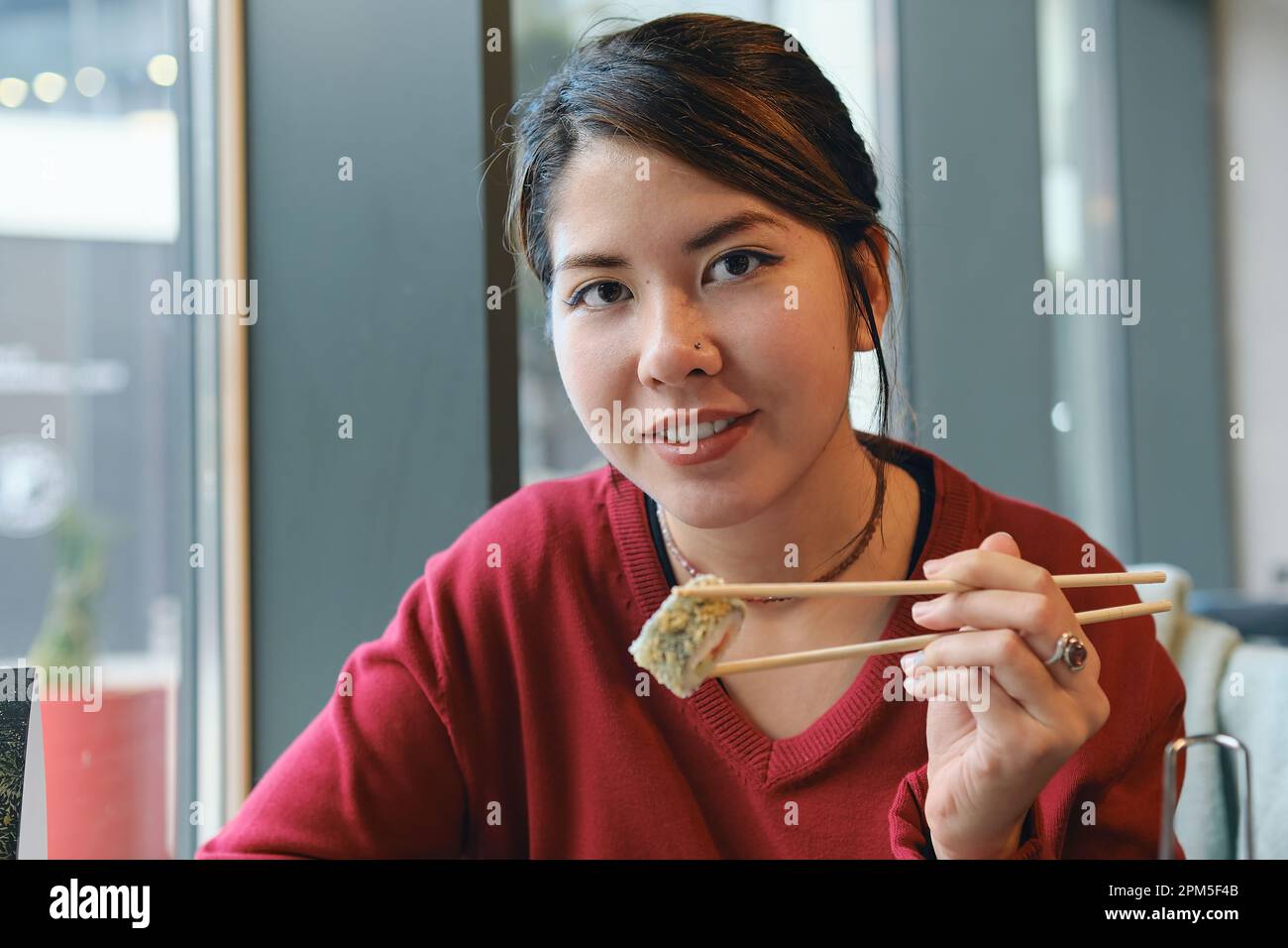 Chopsticks in a restaurant hi-res stock photography and images - Alamy