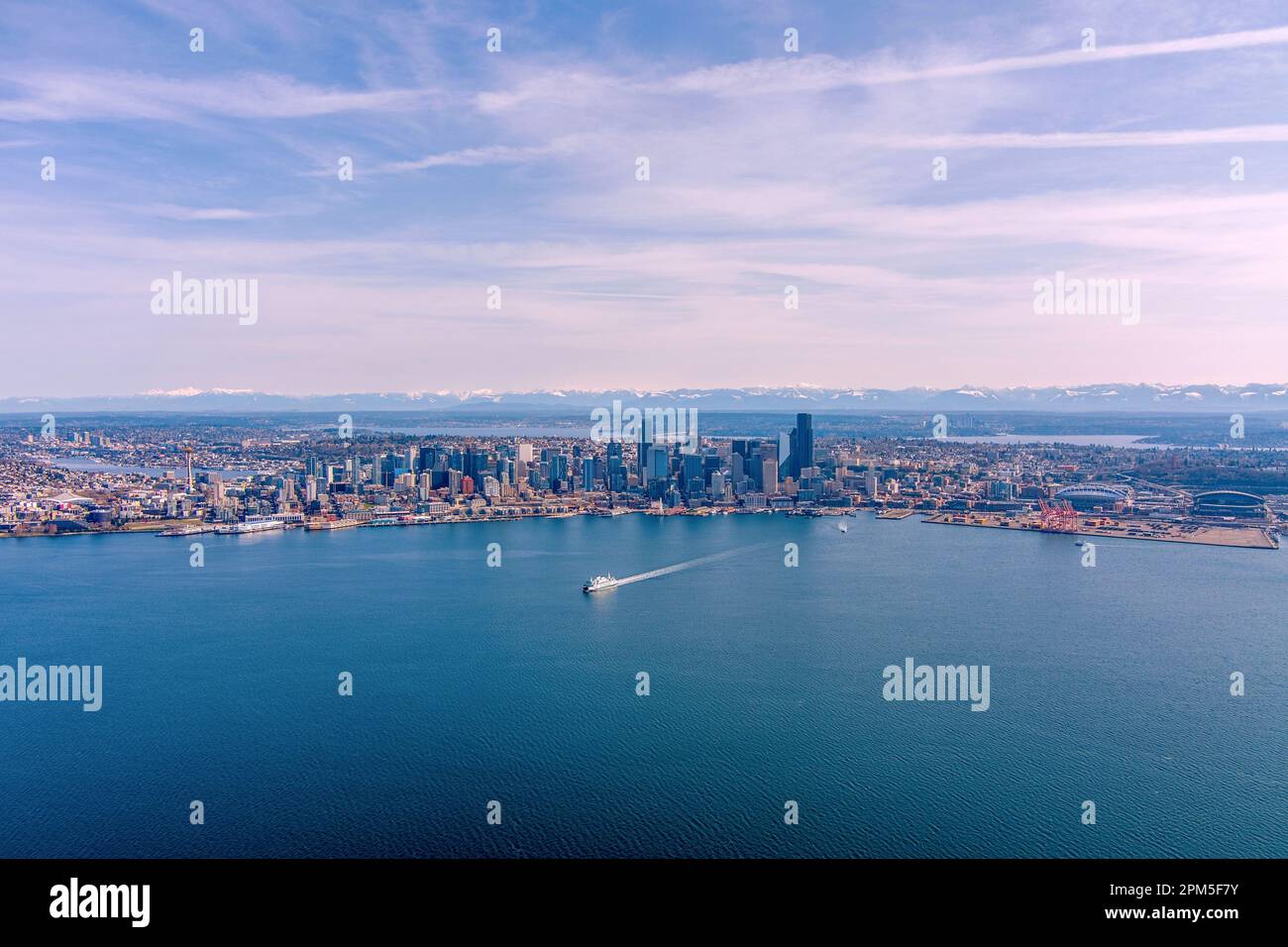 Seattle bay waterfront downtown town city hi-res stock photography and ...