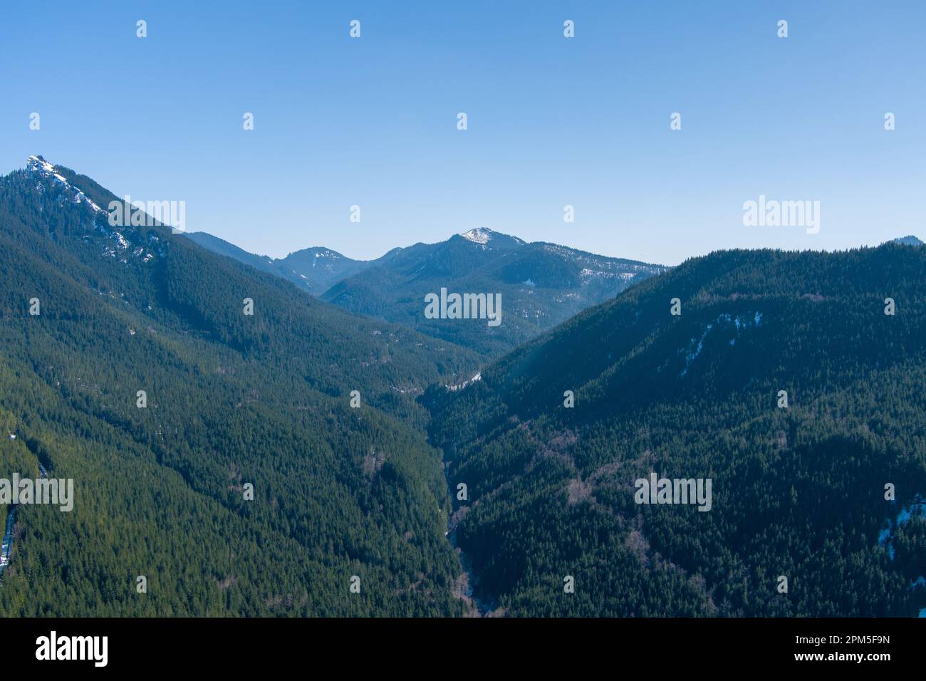 Cascades volcano mountain trees hi-res stock photography and images - Alamy