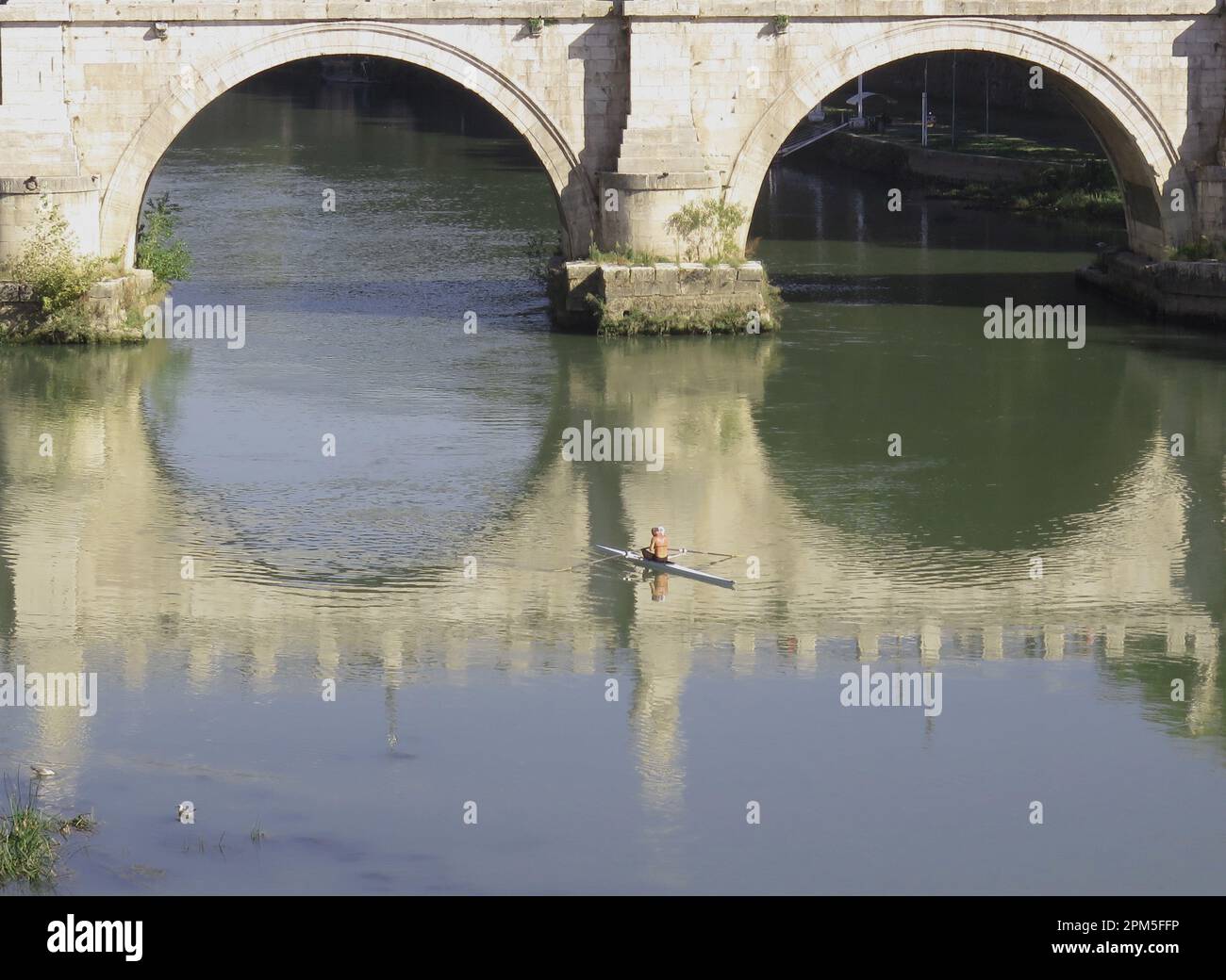 City circle arch hi-res stock photography and images - Alamy