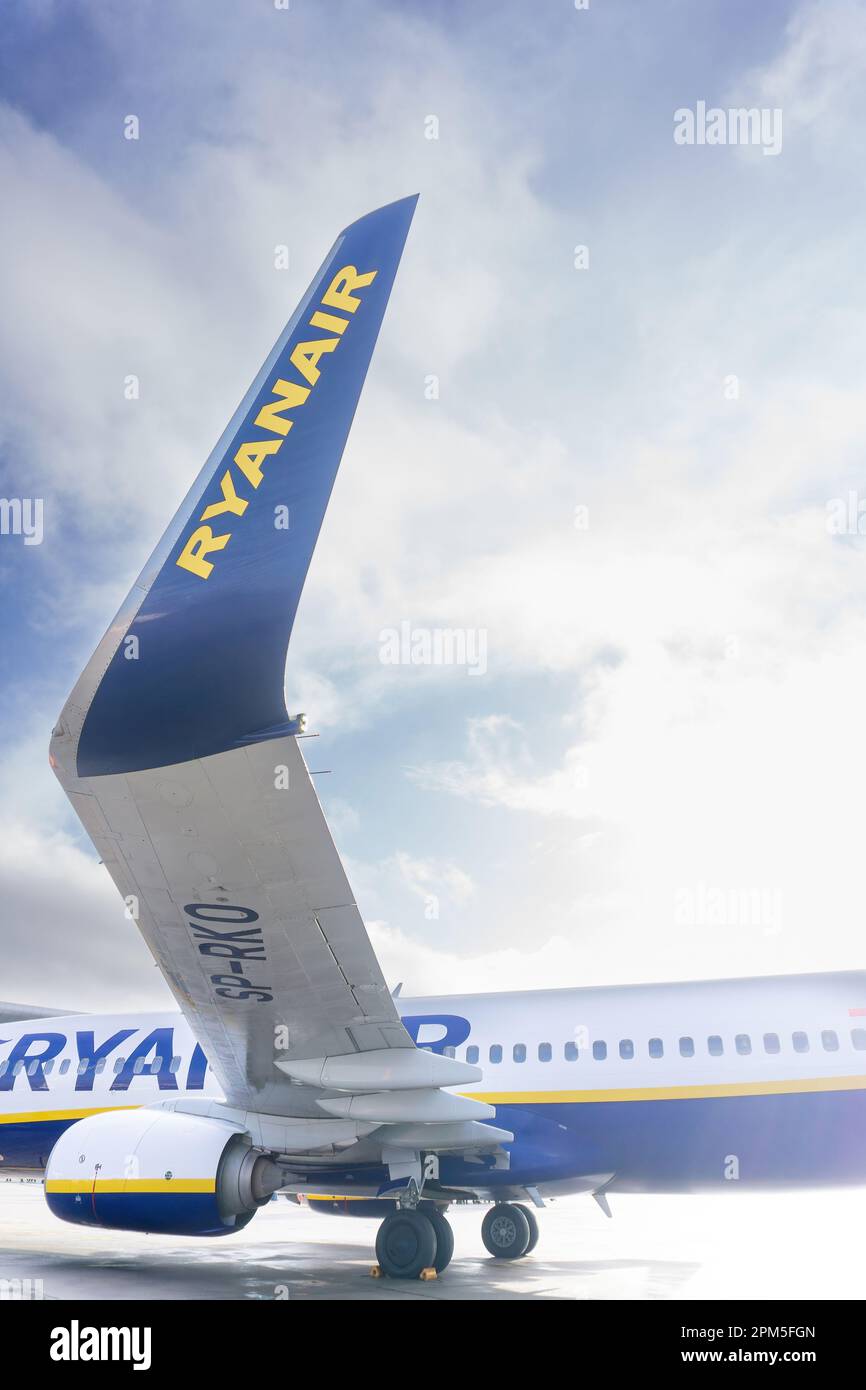 Ryanair cockpit hi-res stock photography and images - Alamy