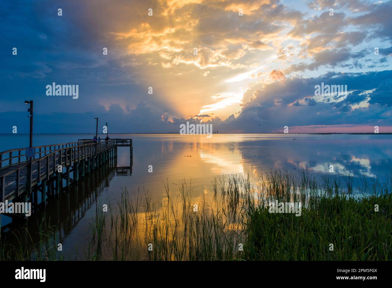 Mobile bay pier twilight hi-res stock photography and images - Alamy