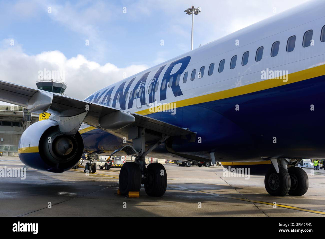 Ryanair cockpit hi-res stock photography and images - Alamy