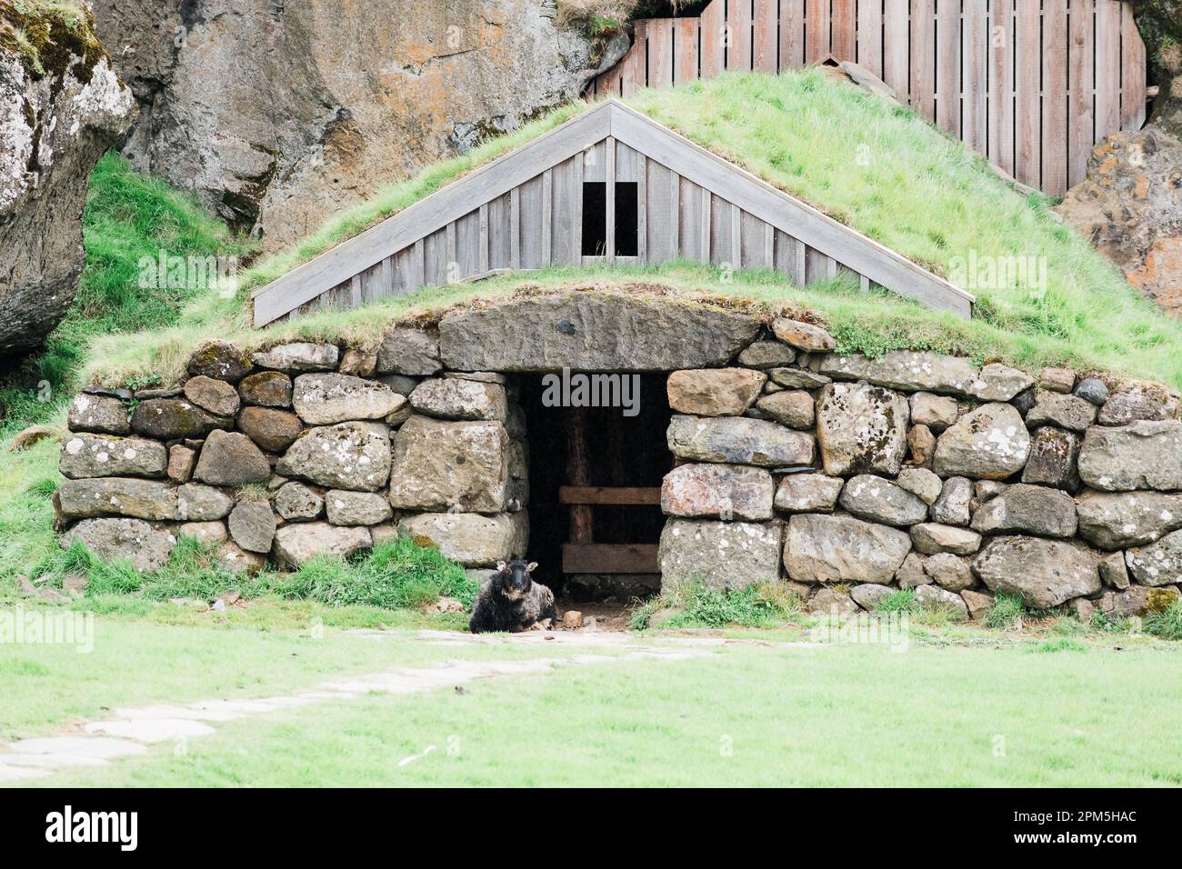 Sights of Iceland Roadtrip: Icelandic turf house Stock Photo - Alamy