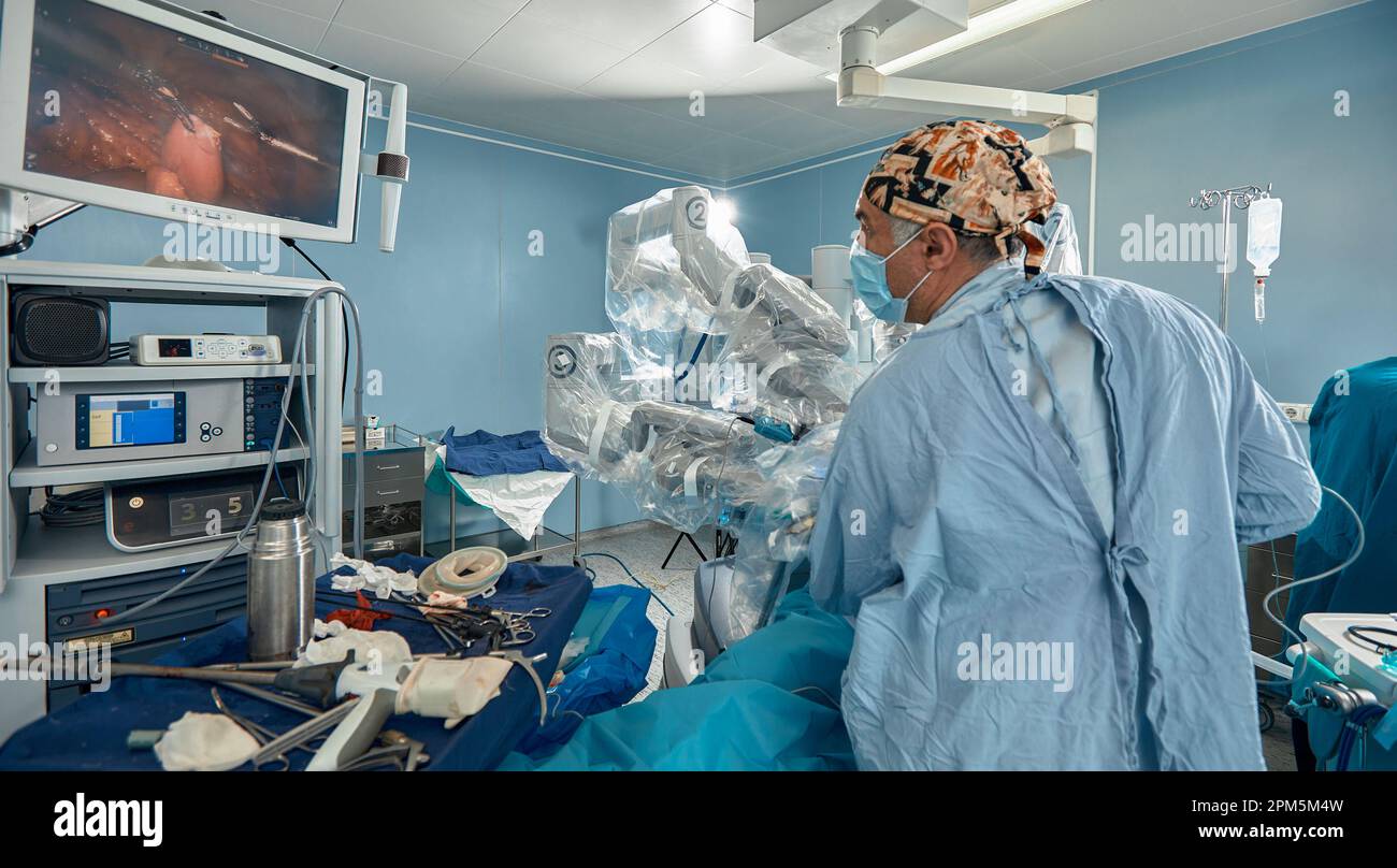 Surgery Da Vinci. Minimally invasive robotic surgery with the da Vinci surgical system. medical ...