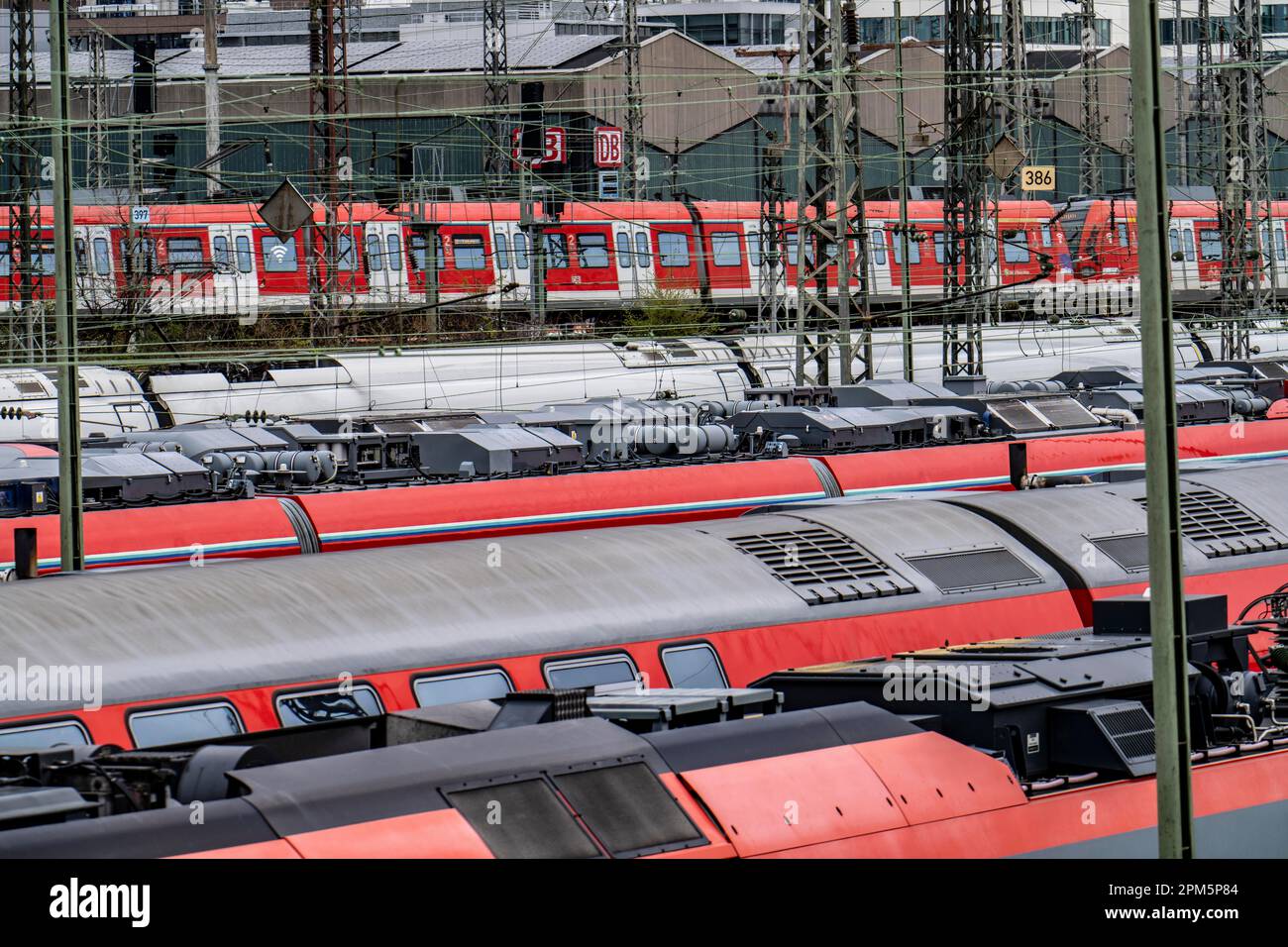 Local trains on the track in front of the main station of Frankfurt am Main, Skyline, Hesse ...
