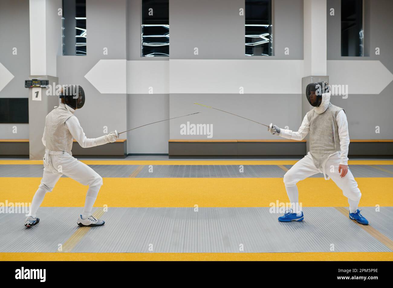 Swordsmen duel hi-res stock photography and images - Alamy