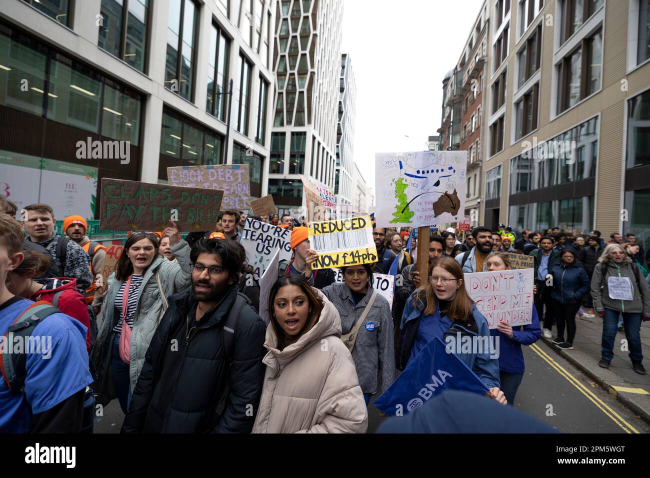 Junior doctor strikes bma hi-res stock photography and images - Alamy