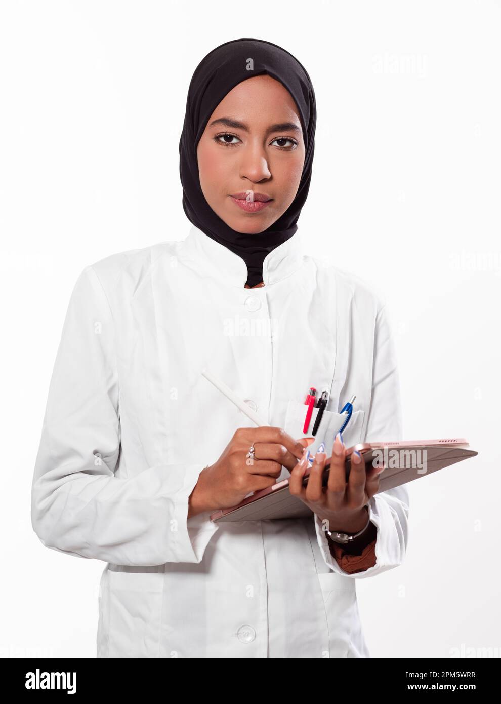 Portrait of muslim female nurse. Authentic Confident Middle Eastern ...