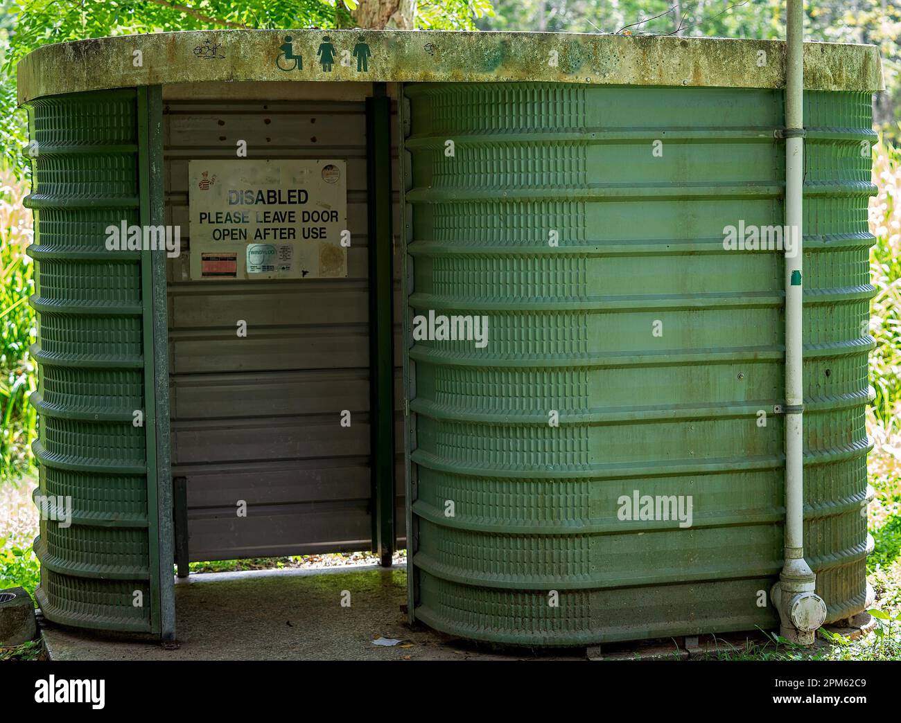 Public toilets in a bush picnic park in Australia Stock Photo - Alamy